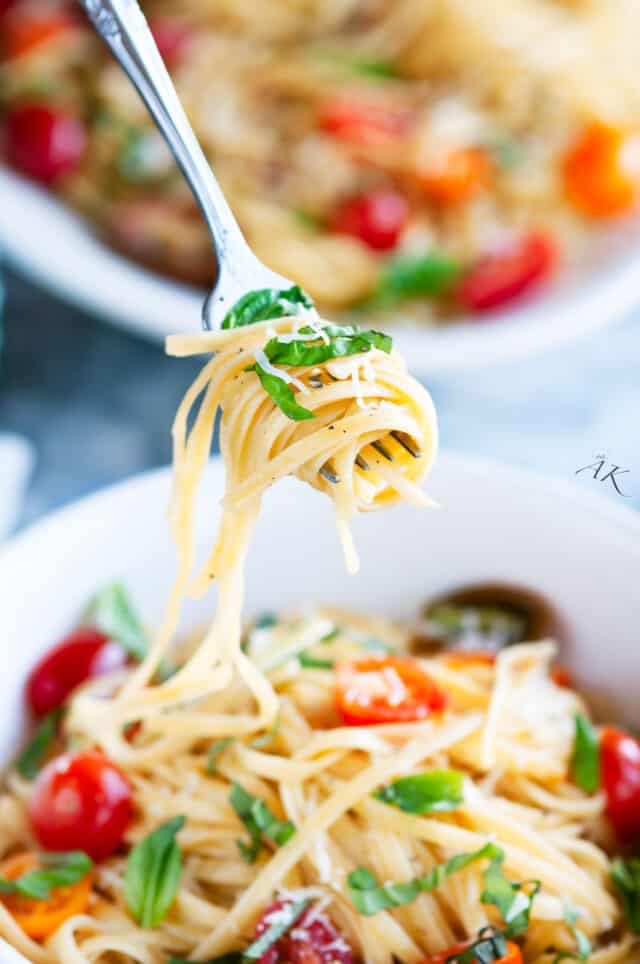 15 Minute Summertime Linguine Pasta with Fresh Basil and Cherry ...