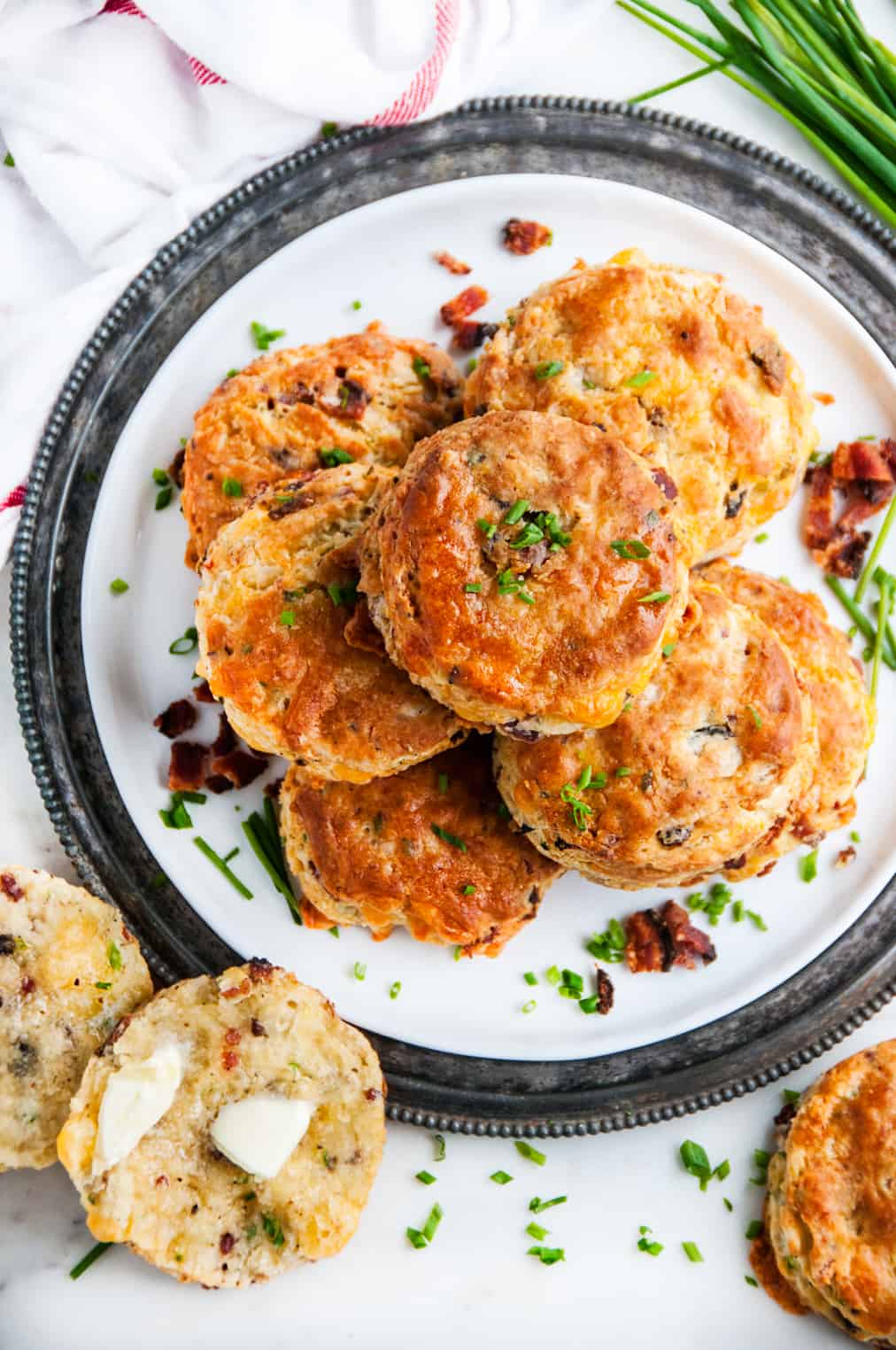Flaky Bacon Cheddar Buttermilk Biscuits - Aberdeen's Kitchen