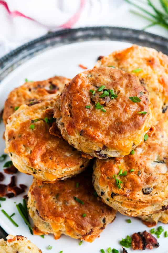 Flaky Bacon Cheddar Buttermilk Biscuits - Aberdeen's Kitchen