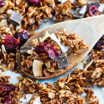 Dark Chocolate Cherry Granola - Aberdeen's Kitchen