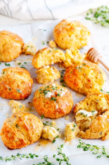 Cheddar Garlic Cornbread Biscuits - Aberdeen's Kitchen