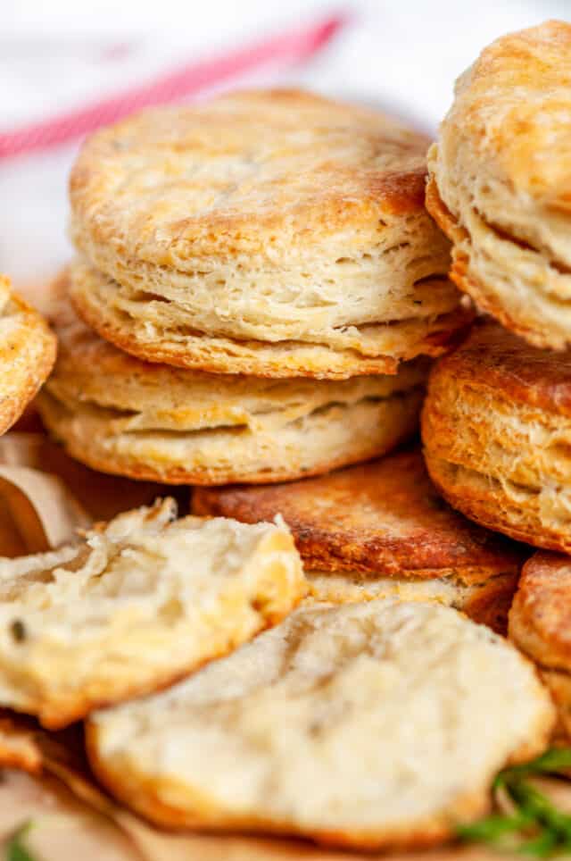 Leftover Sourdough Starter Rosemary Biscuits - Aberdeen's Kitchen