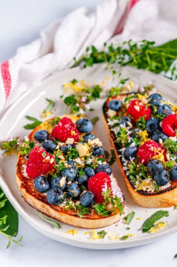 Lemon Berry Breakfast Toast - Aberdeen's Kitchen