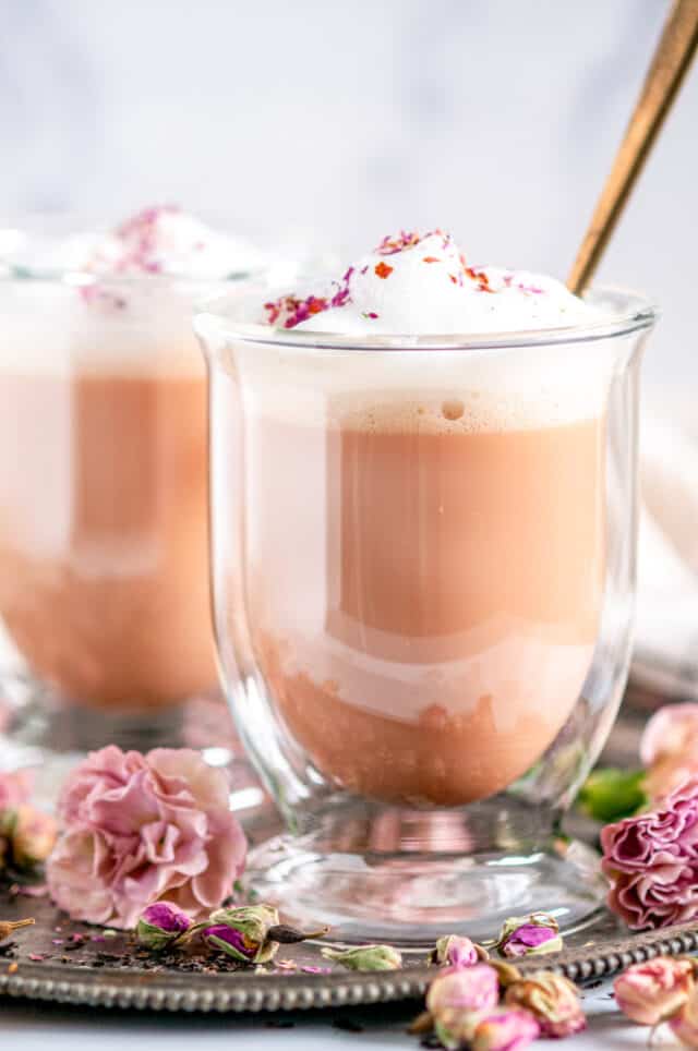 Rose Bud Earl Grey Tea Latte - Aberdeen's Kitchen