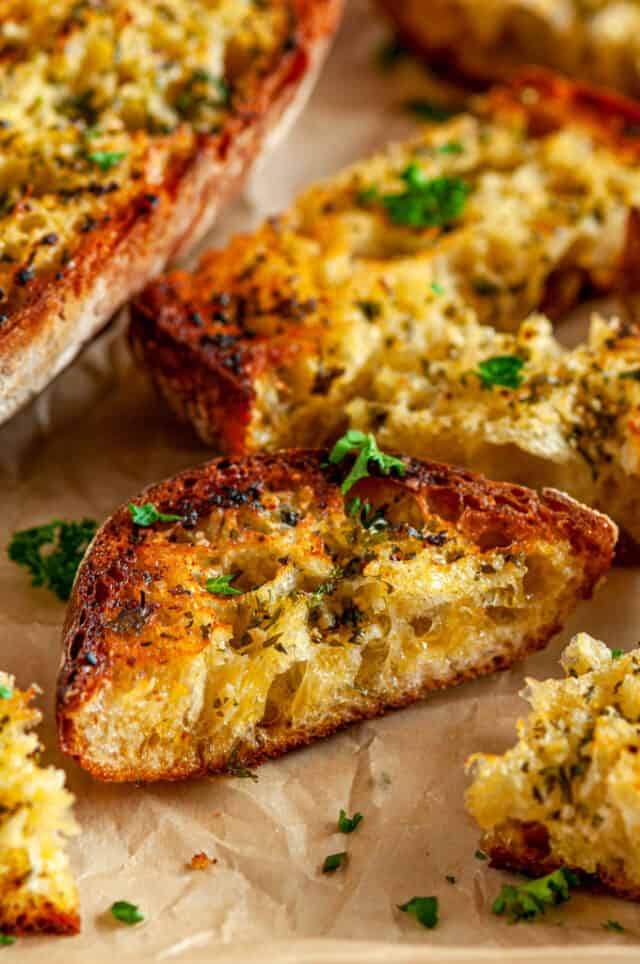 Herbed Butter Garlic Bread - Aberdeen's Kitchen