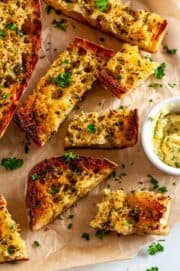 Herbed Butter Garlic Bread - Aberdeen's Kitchen