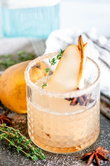 Spiced Pear Gin Fizz - Aberdeen's Kitchen
