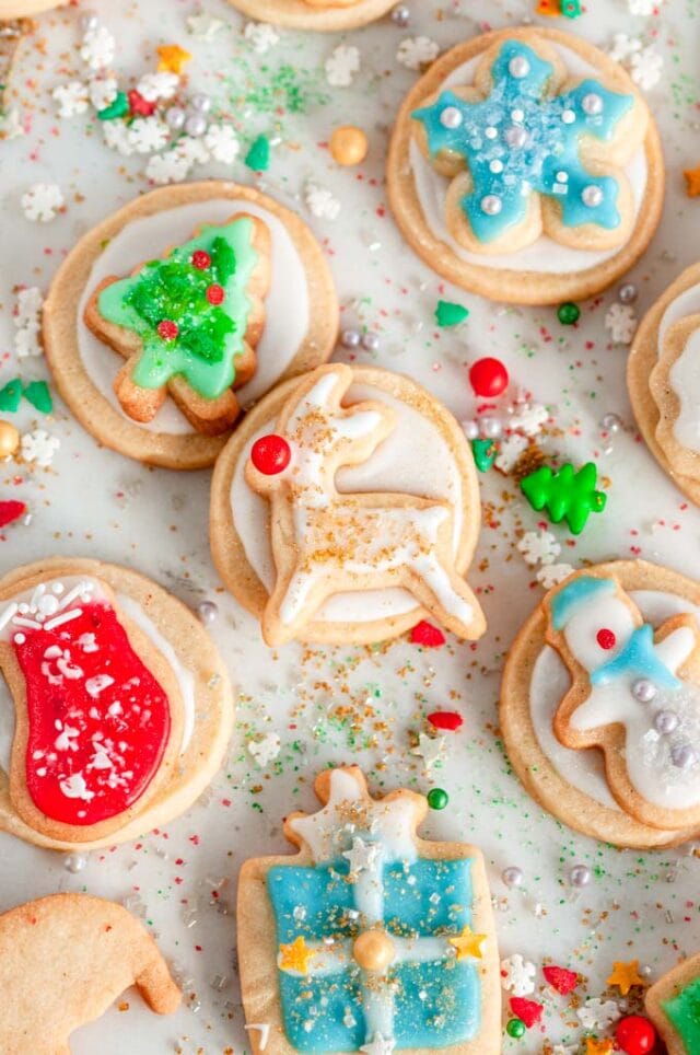 Holiday Sugar Cookies with Vanilla Icing - Aberdeen's Kitchen
