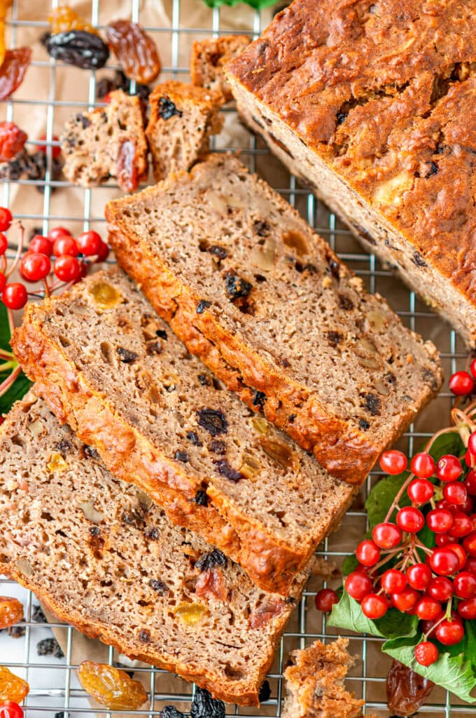 Spiced Currant Apple Bread - Aberdeen's Kitchen