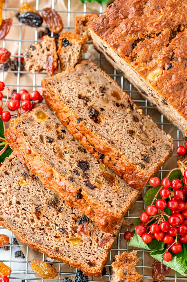 Spiced Currant Apple Bread - Aberdeen's Kitchen