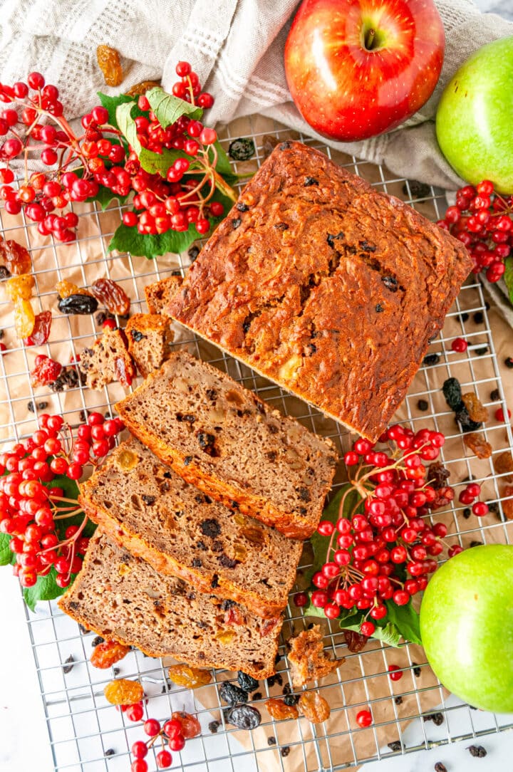 Spiced Currant Apple Bread - Aberdeen's Kitchen