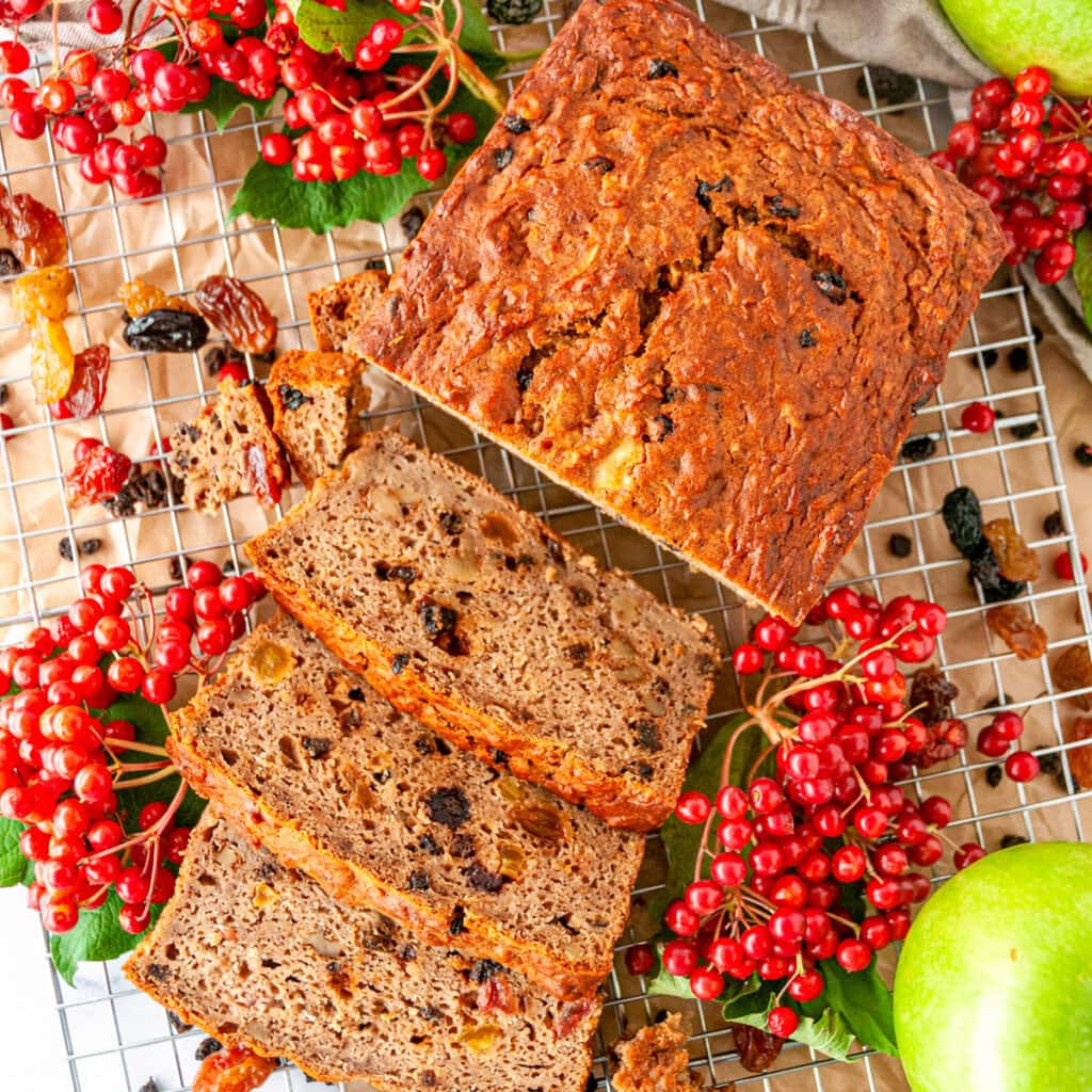 Spiced Currant Apple Bread - Aberdeen's Kitchen