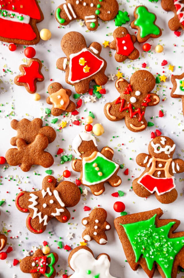 Holiday Gingerbread Cookies - Aberdeen's Kitchen
